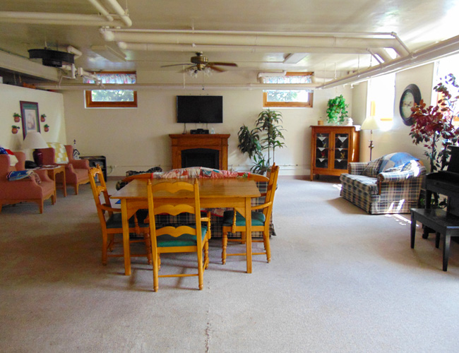 About Rolling Hills Rehabilitation Center & Retirement Home in Sparta, WI